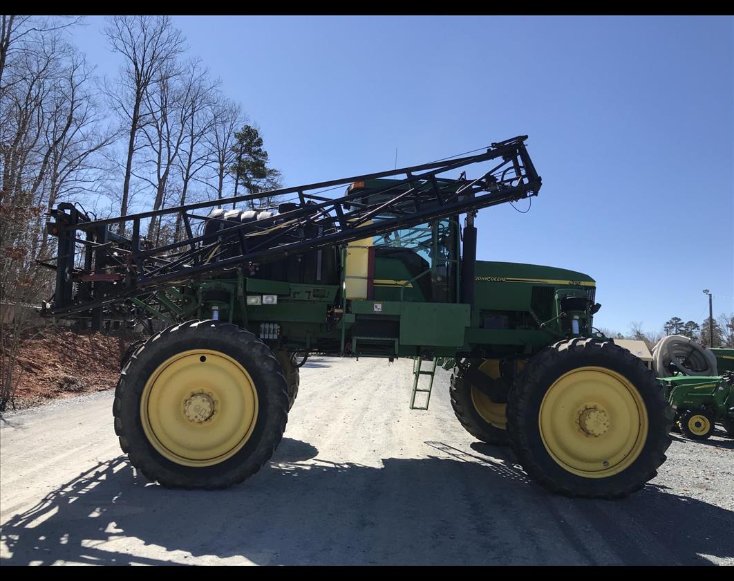 John Deere - 4710 - (596330) | James River Equipment