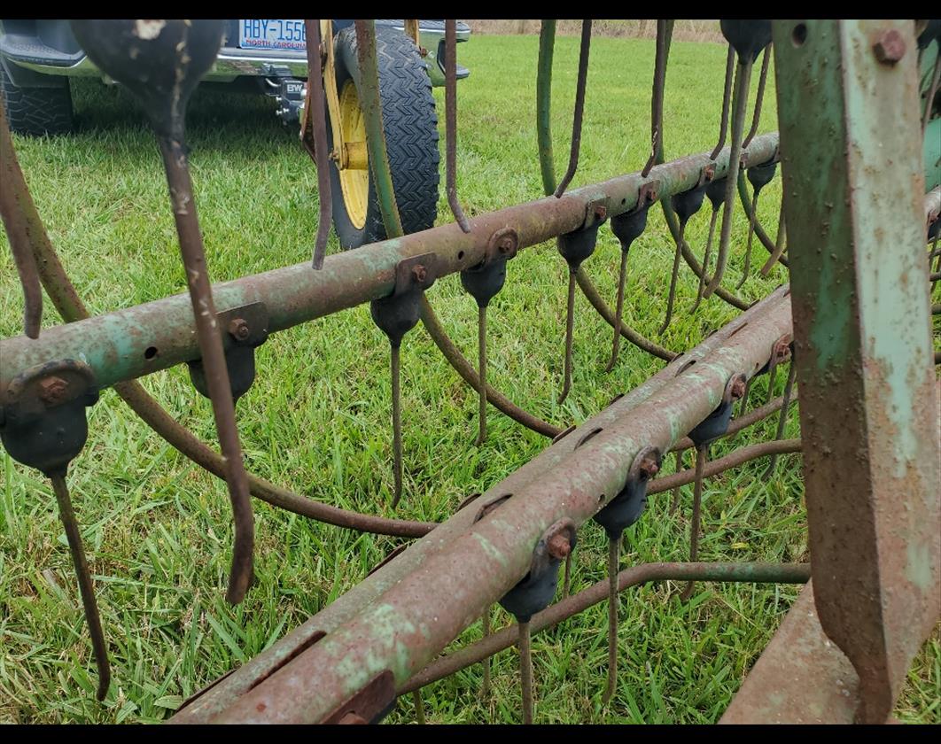 John Deere - RAKE - (607913) | James River Equipment