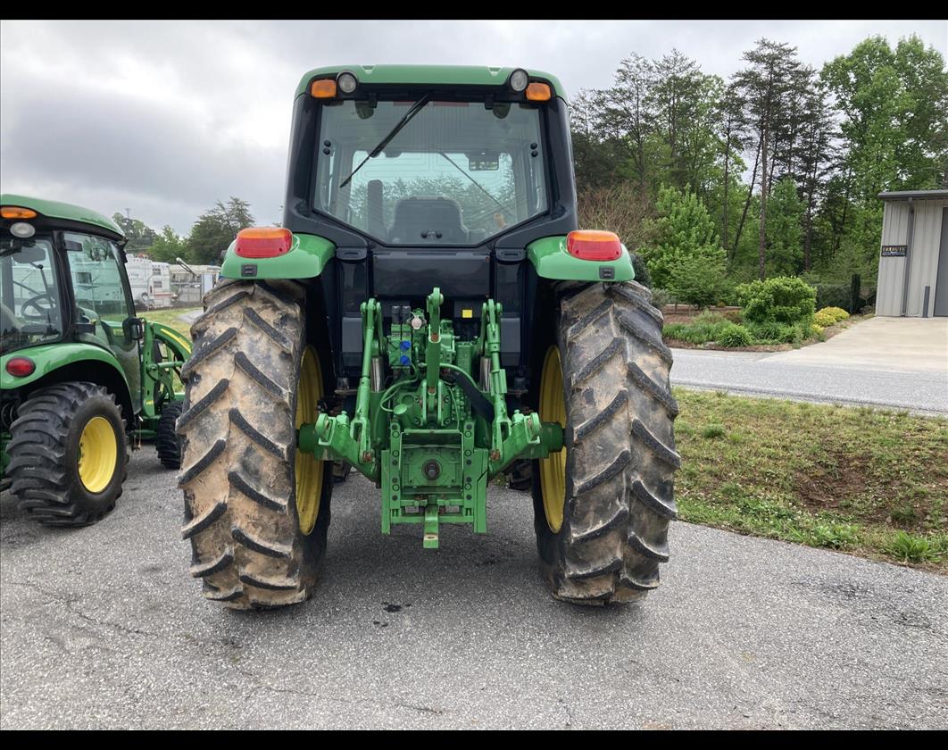 John Deere - 6105M - (637024) | James River Equipment