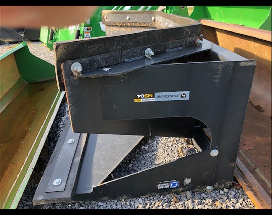 John Deere - MS84 - (516379) | James River Equipment