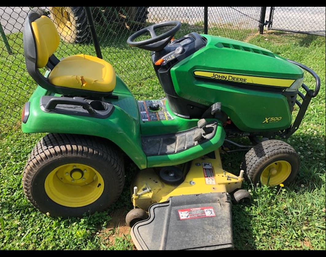John Deere - X500 - (651280) | James River Equipment